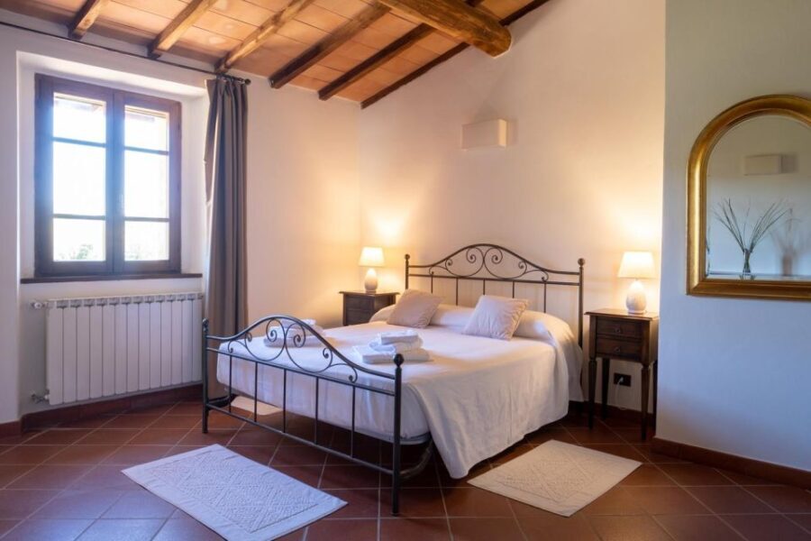 Tuscany: 3 days as a Winemaker in Wine Resort with pool