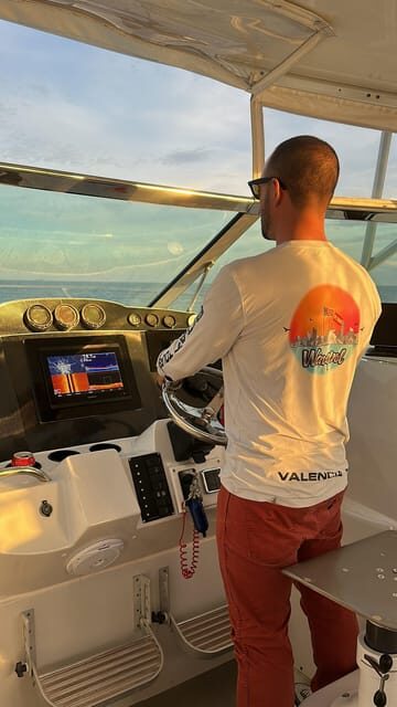 Valencia: Exclusive Sunset Cruise with Drink