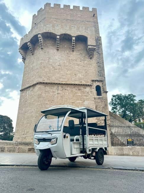 Valencia: Full Tuk Tuk Tour 2H