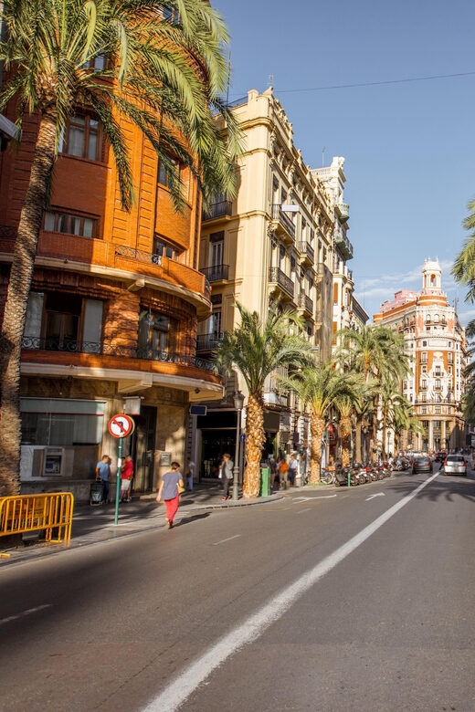 Valencia: Private Brunch Tour with Basic Spanish Learning - What Makes This Tour Stand Out?