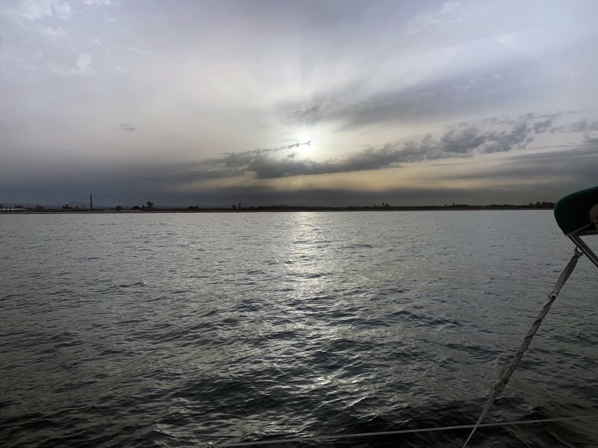 Valencia: Private Sailing Trip with Snacks and Drinks