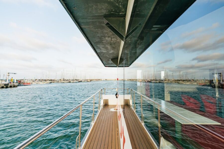 Valencia: Sunset or Daytime Catamaran Cruise with Drink