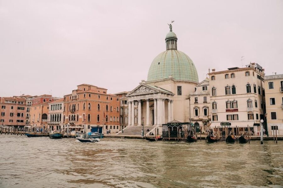 Venice: Off-the-Beaten-Path Small-group Walking Tour
