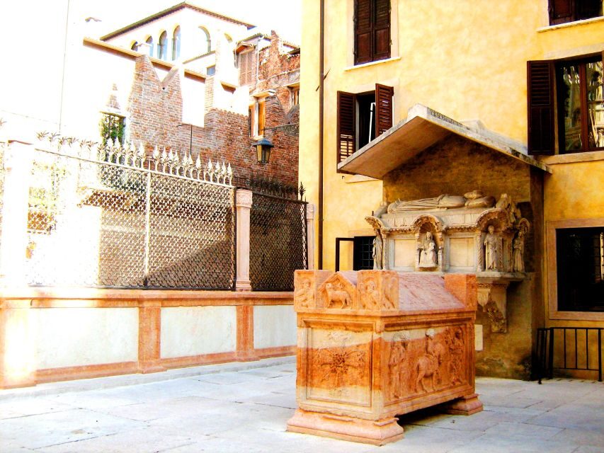 Verona: History and Hidden Gems Guided Walking Tour