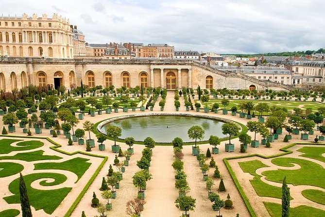 Versailles Palace Best of Estate Private Day Tour with Lunch & Queen's Hamlet - Key Points