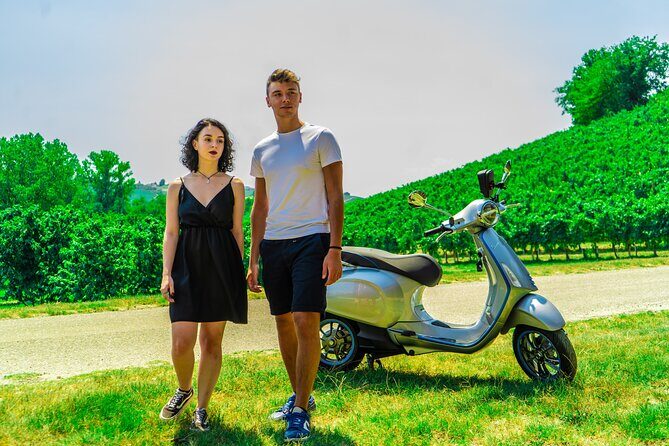 Vespa tour in the Langhe with winery visit and lunch