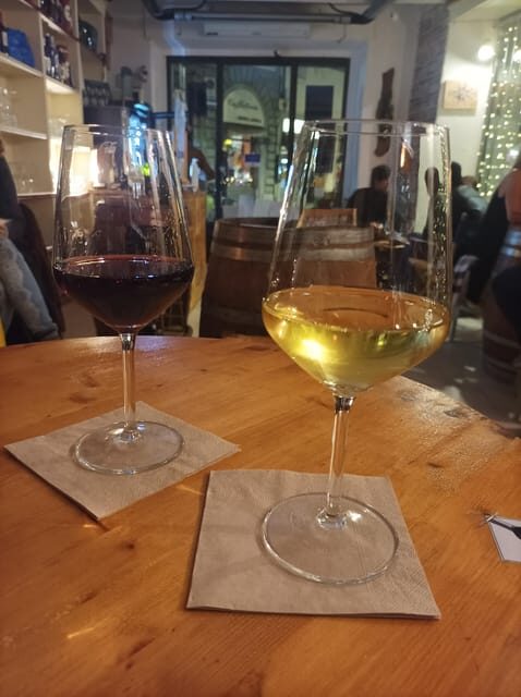 Walking Tour in Siena with Tastings and Stories
