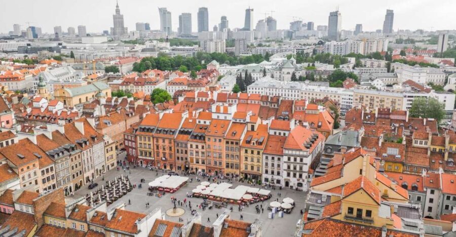 Warsaw: Express Walk with a Local in 60 minutes