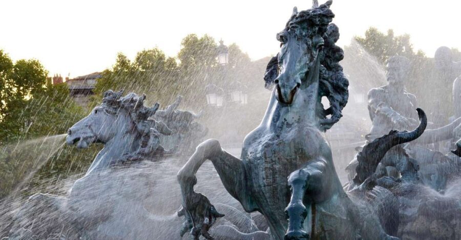 Welcome to Bordeaux: Private Walking Tour with a Local