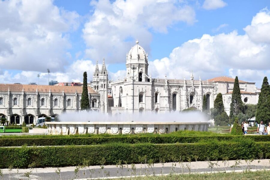 Wonders of Lisbon & Sintra: A Journay Through History&Charm