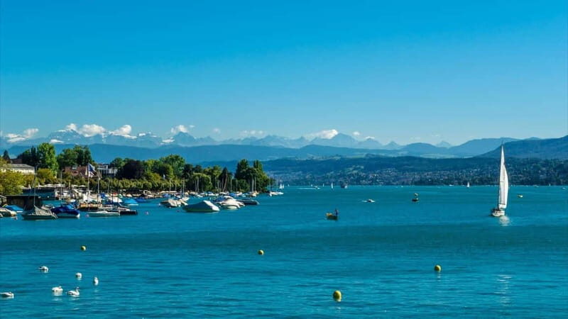 Zurich: 2-hour Best Intro Walking Tour with a Local