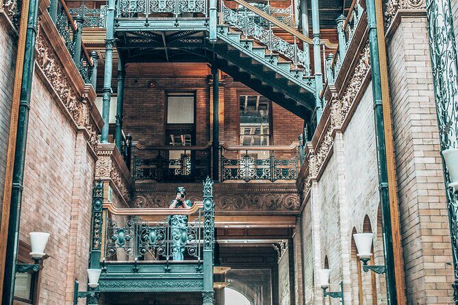 2 Hours History Golden Era and Finest Architectural Tour in Los Angeles - What You’ll Love About This Tour