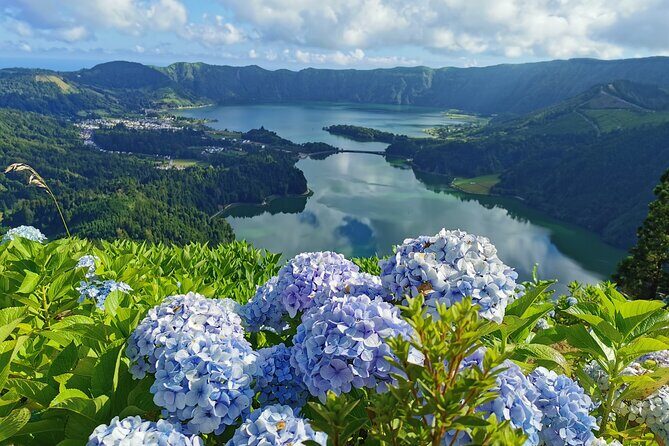2 x Day Tour pack with lunch included (Furnas + Sete Cidades + Fogo + Nordeste)