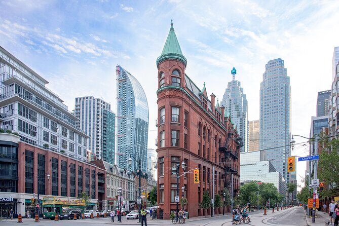 3 Days - Niagara Falls and Toronto - Practical Details: Transportation, Cost, and Group Size