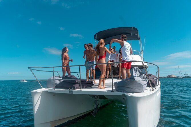4 Hours Private Tour with Dives in Catamaran in Lisbon - The Overview: A Luxurious Day on the Water