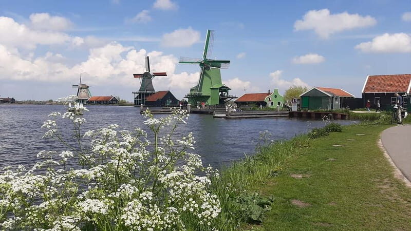 Amsterdam: Zaanse Schans Windmills Guided Tour