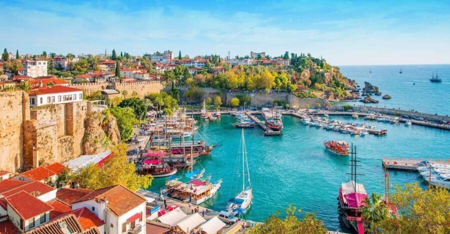 Antalya: Guided Old Town Tour with Boat Trip and Lunch