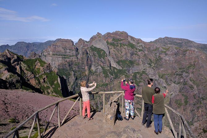 Arieiro Peak and Cristo Rei 4x4 Experience + Dolphins Watching