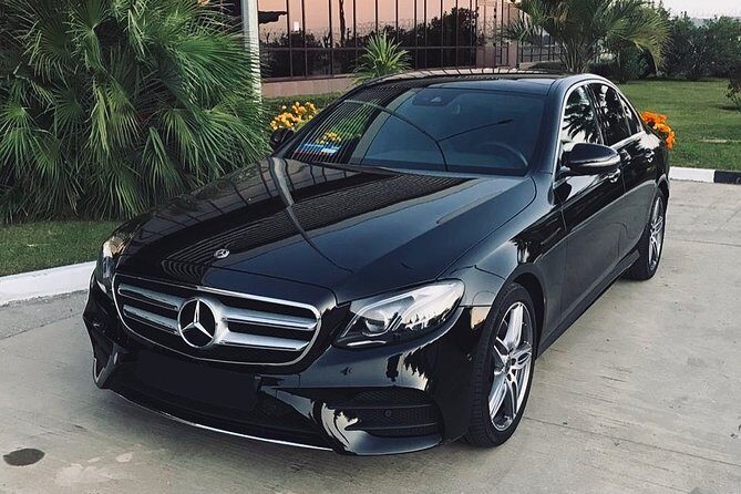 Arrival Private Transfer: Airport LAX to Los Angeles in Business Car - Meeting Points and Logistics