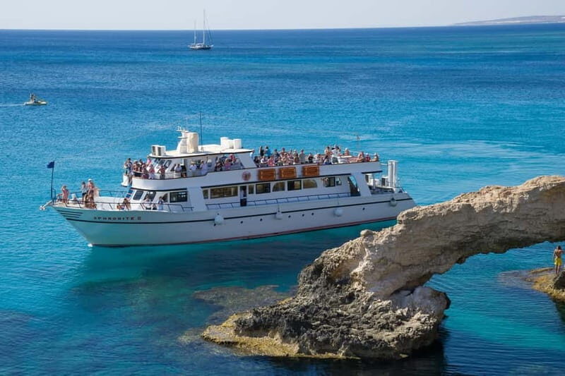 Ayia Napa: Blue Lagoon and Turtle Cove Cruise with Lunch