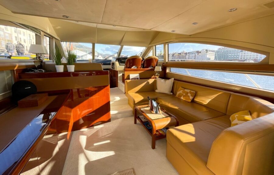 Bergen: Private Evening Yacht Cruise with Snacks and Wine