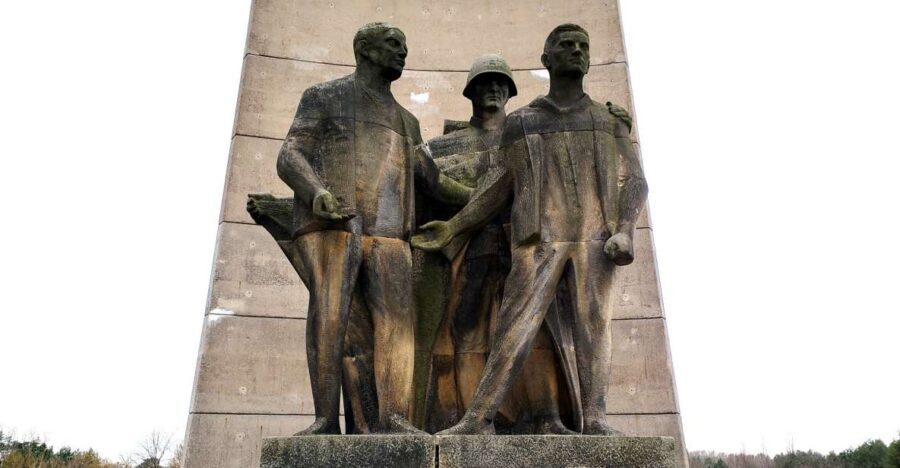 Berlin: Private Van Tour to Sachsenhausen Concentration Camp