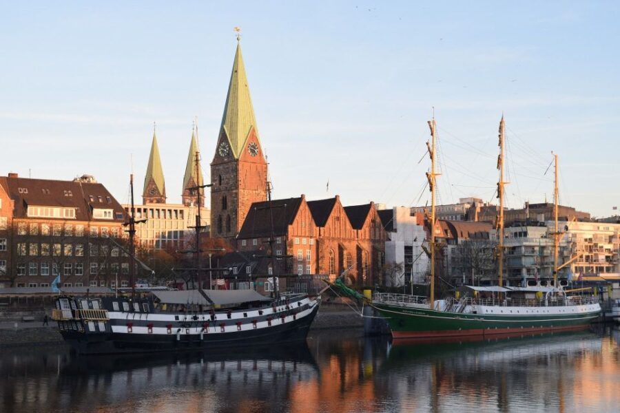 Bremen: Private Walking Tour with a Professional Guide