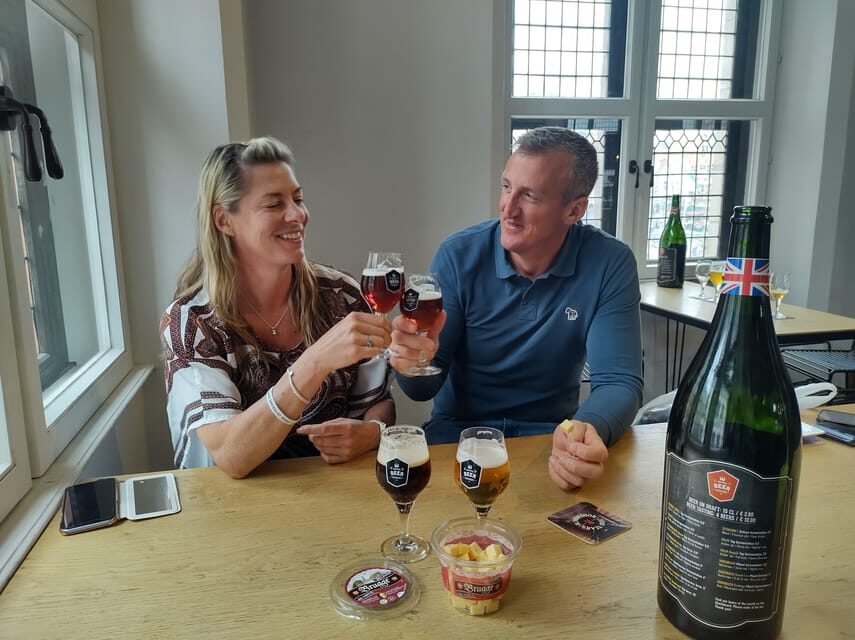 Bruges: Historical Walking Tour with Food Tasting