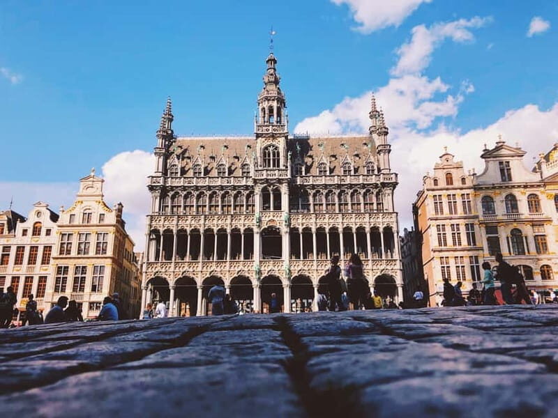 Brussels Highlights: Walking & Bus Tour with Waffle Tasting