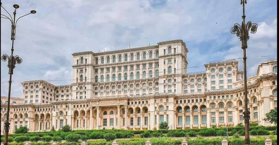 Bucharest Panoramic City Tour & Street Food