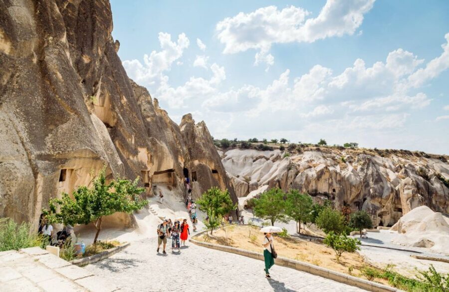 Cappadocia: Small Group Guided Full-Day Red Tour with Lunch