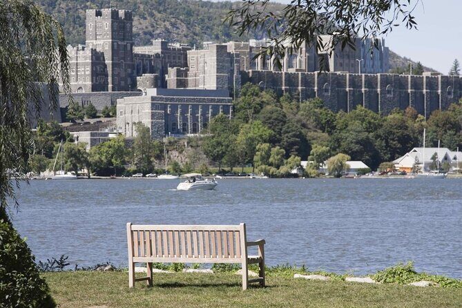 Couple's Private Hudson Valley Fall Foliage Helicopter Tour from Westchester - Who Will Love This Tour?