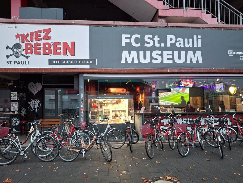Downtown, Alster & Creative Neighborhoods by Bike