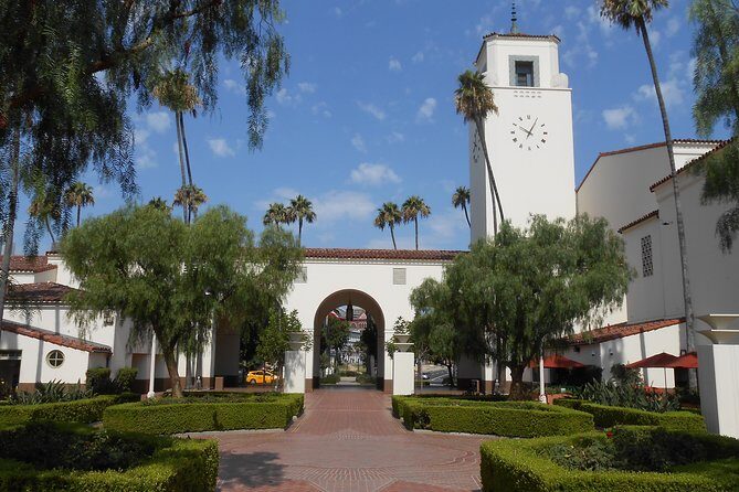 Downtown Los Angeles Self-Guided Walking Tour and Scavenger Hunt - Architectural Gems: Bradbury Building & Walt Disney Concert Hall