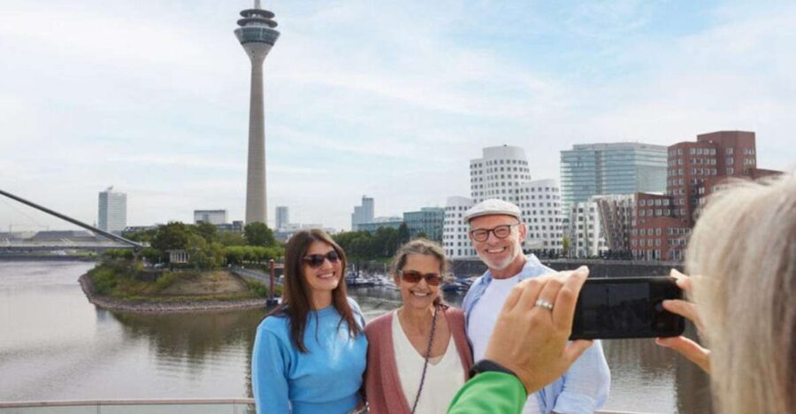 Düsseldorf: MedienHafen Tour