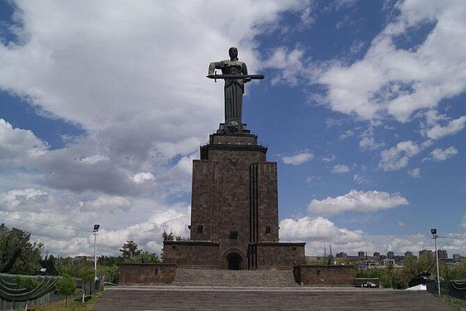 Evening walking tour in Yerevan