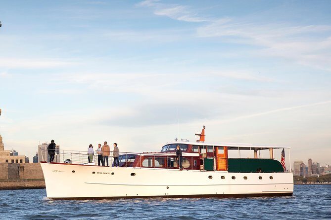 Fall Foliage Cruise on Yacht Full Moon from Chelsea Piers - Is It Worth the Price?