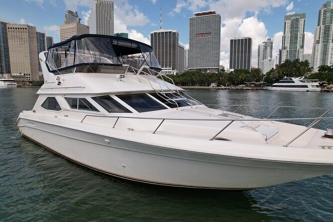 Fifty Yacht Searay Charter - What’s Included and What Costs Extra