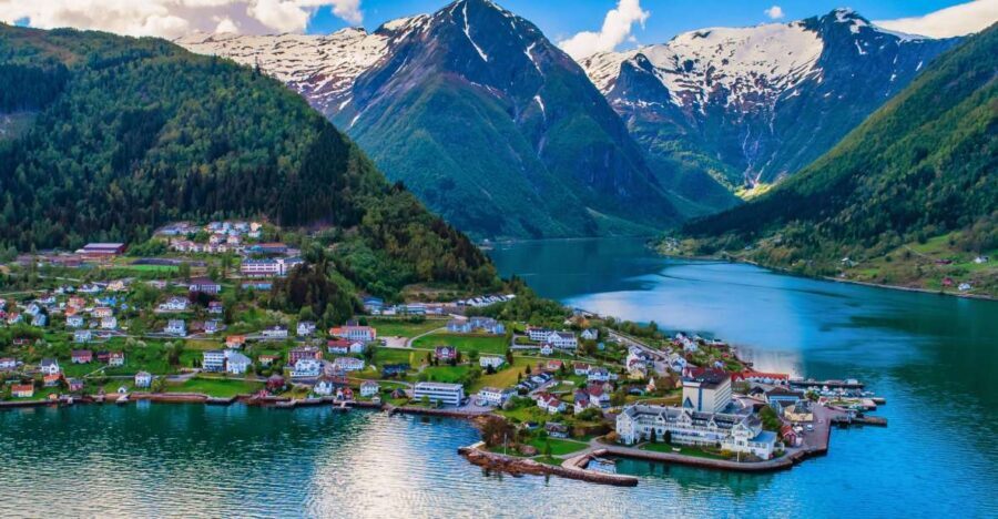 From Bergen: Flam Full-Day Cruise to Sognefjord