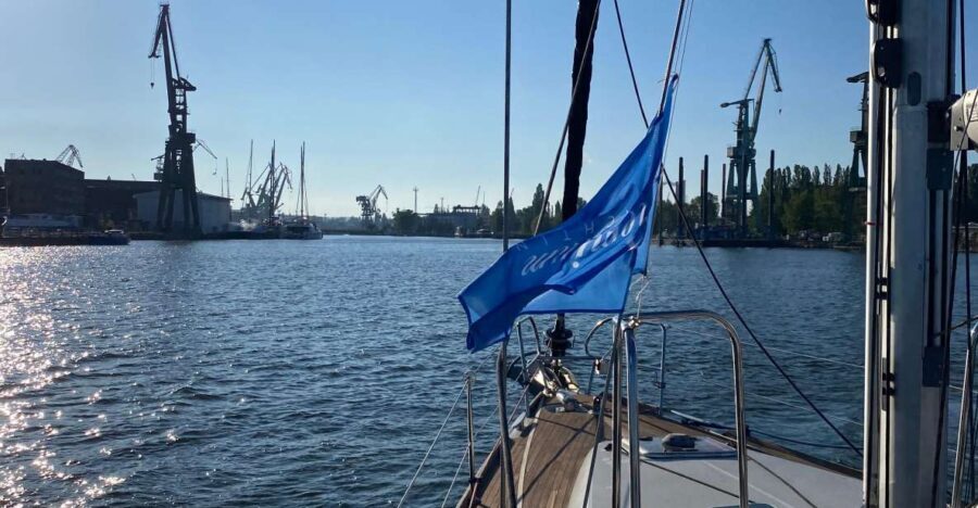 Gdask: Motlawa and Port yacht cruise with Welcome Drink
