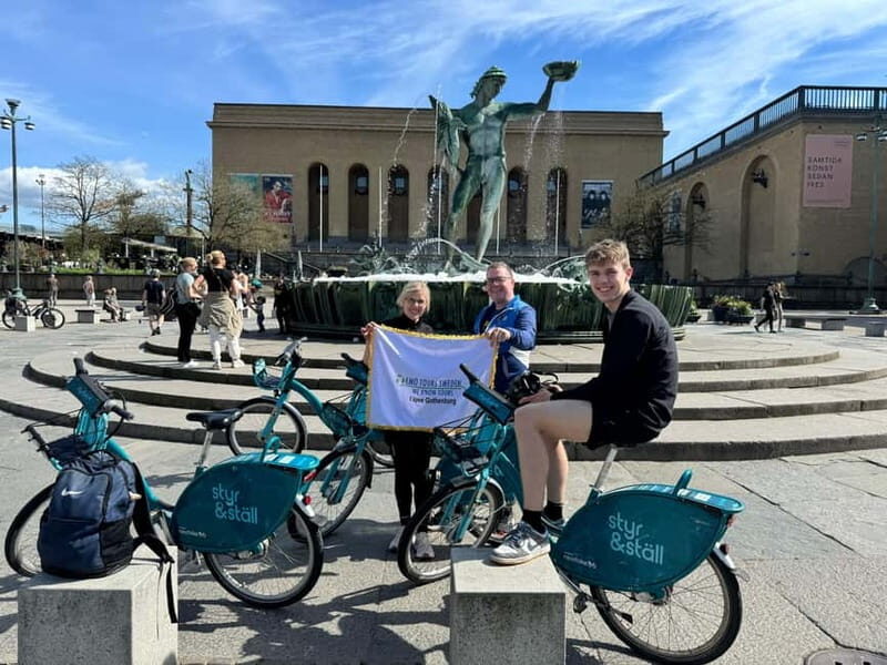 Gothenburg: City Highlights Bike Tour with Transfer