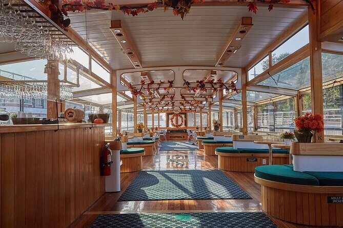 Grand Palisades Fall Foliage Cruise in New York - Key Points