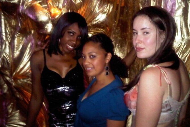 Group Discounted Walking Tour on the Las Vegas Strip with Photos and Champagne - An In-Depth Look at the Experience