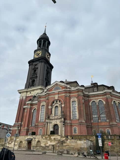 Hamburg: 1-Hour Sightseeing Bus Tour with Live Guide
