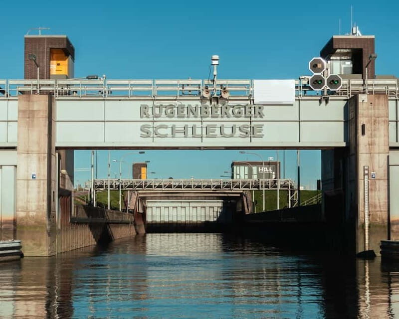 Hamburg: Grand harbor tour, 1 hour