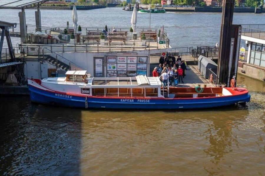 Hamburg: One Hour Traditional Harbor Cruise