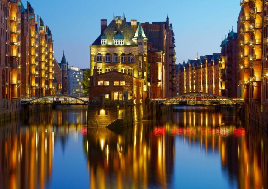 Hamburg: Speicherstadt Walking Tour with Coffee Tasting