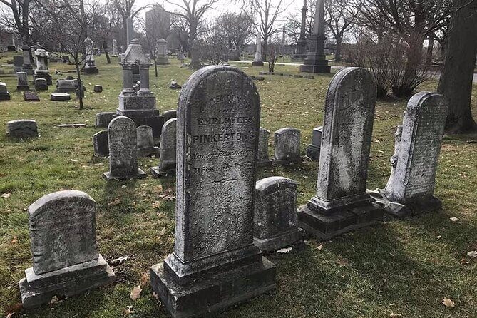 Haunted History Trolley Tour in Wisconsin Dells - Key Points