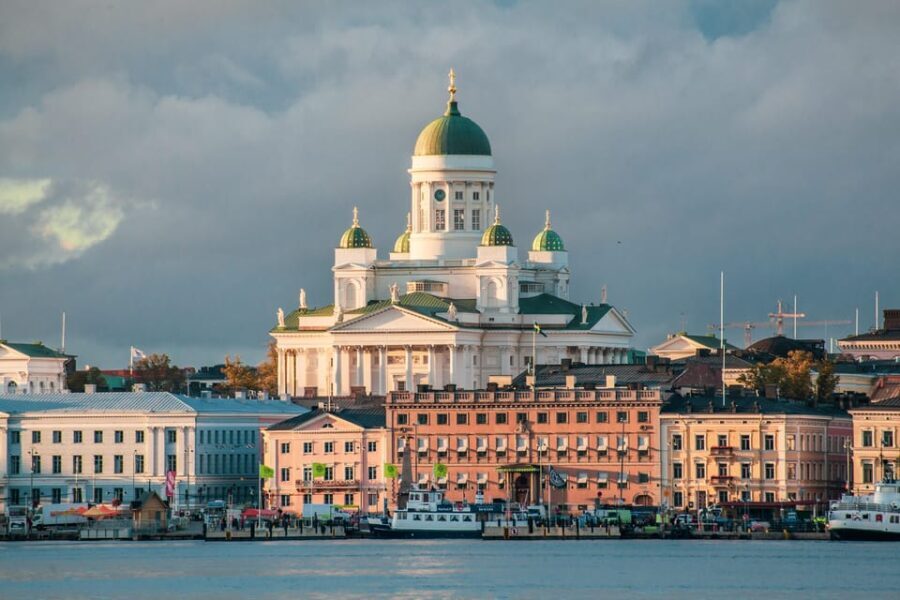 Helsinki: Architectural Highlights Guided Walking Tour