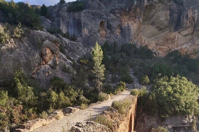 Hiking Tour of the Roman Aqueduct of Peña Cortada and Ruta de Agua